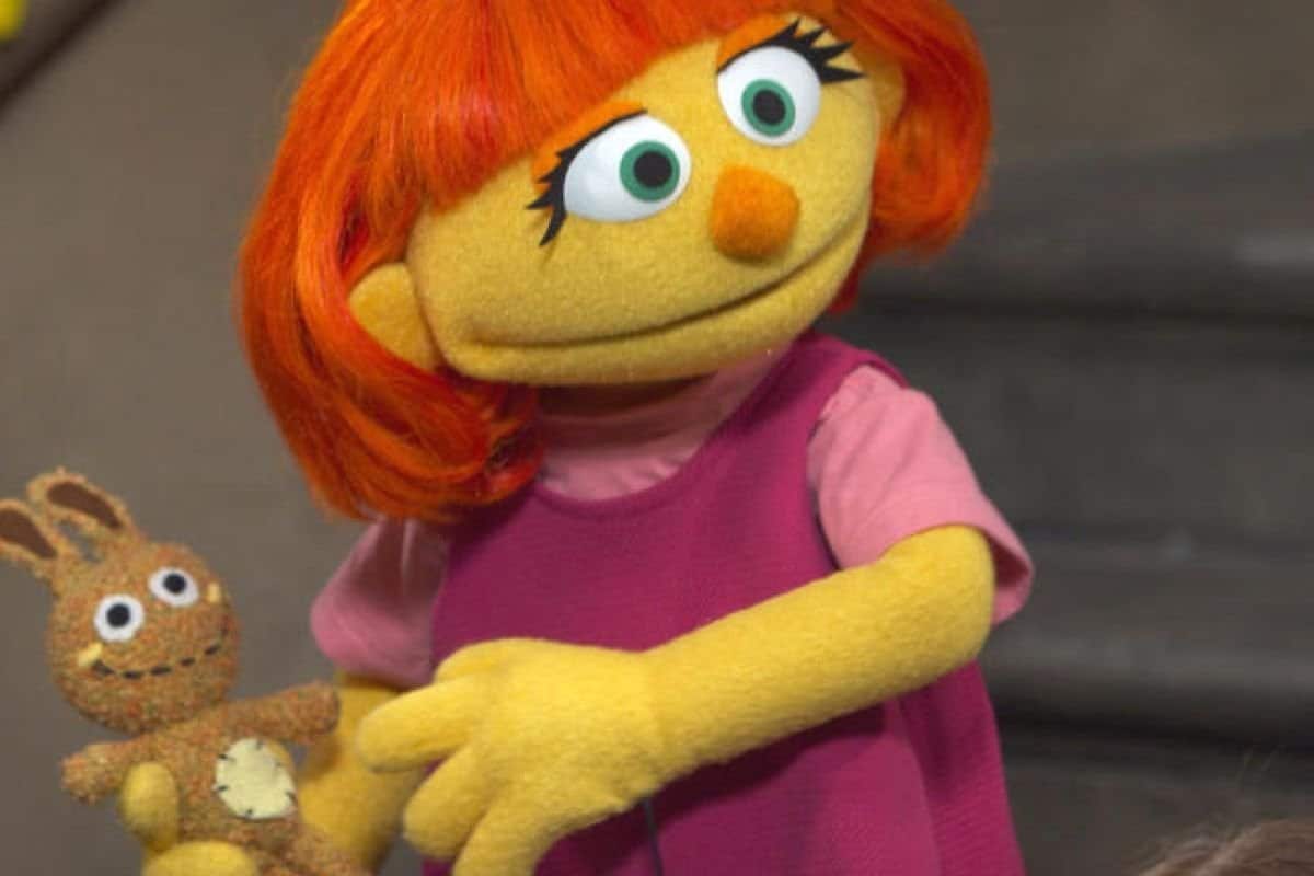 Sesamstraat introduceert muppet met autisme Julia - Meer Voor Mama’s ...