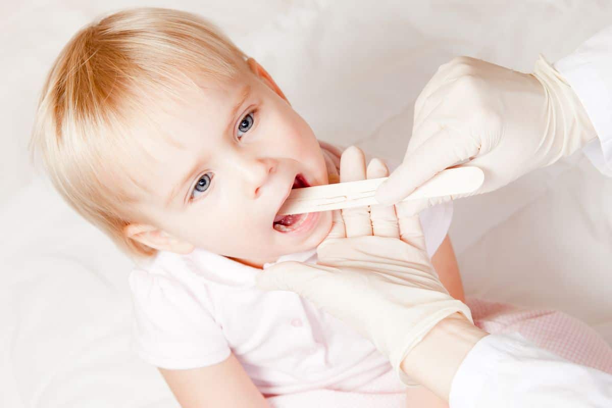 Keelontsteking bij je peuter, wat kan je er tegen doen? - Meer Voor ...